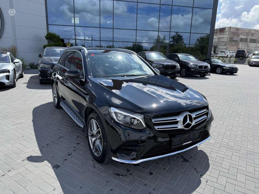 Black Mercedes-Benz GLC 250 2017 in Telschi, with an engine capacity of 2.14 L and mileage of 218 thousand km for 17999 €, photo 10 on AUTOMOTO.COM.LV