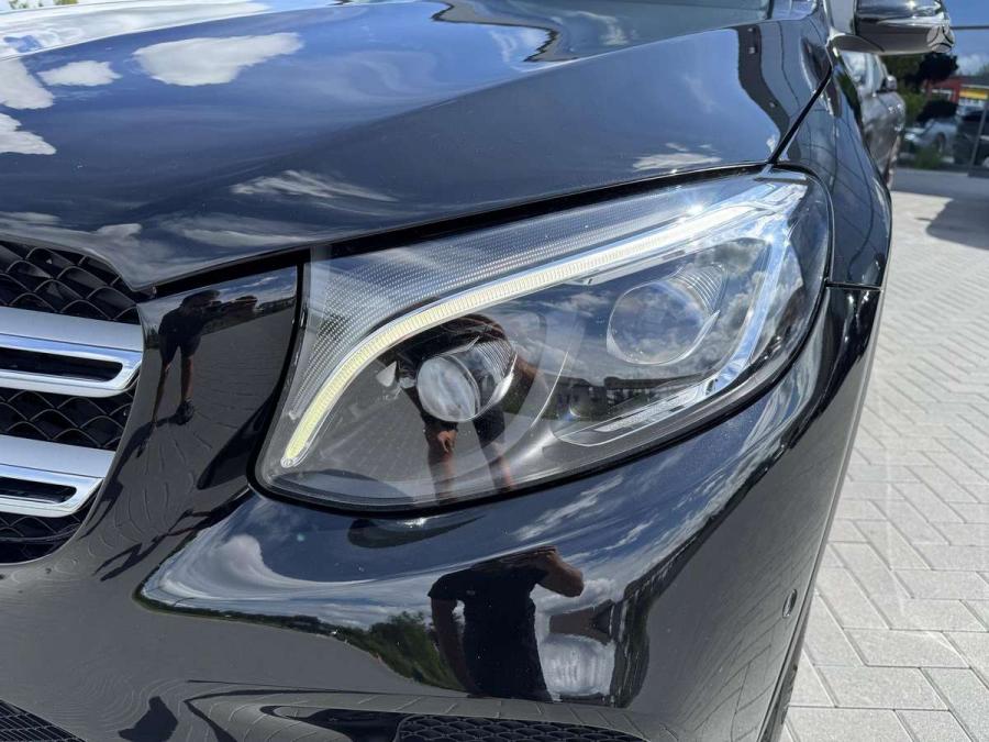 Black Mercedes-Benz GLC 250 2017 in Telschi, with an engine capacity of 2.14 L and mileage of 218 thousand km for 17999 €, photo 12 on AUTOMOTO.COM.LV