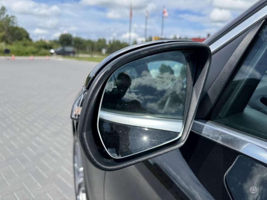 Black Mercedes-Benz GLC 250 2017 in Telschi, with an engine capacity of 2.14 L and mileage of 218 thousand km for 17999 €, photo 18 on AUTOMOTO.COM.LV