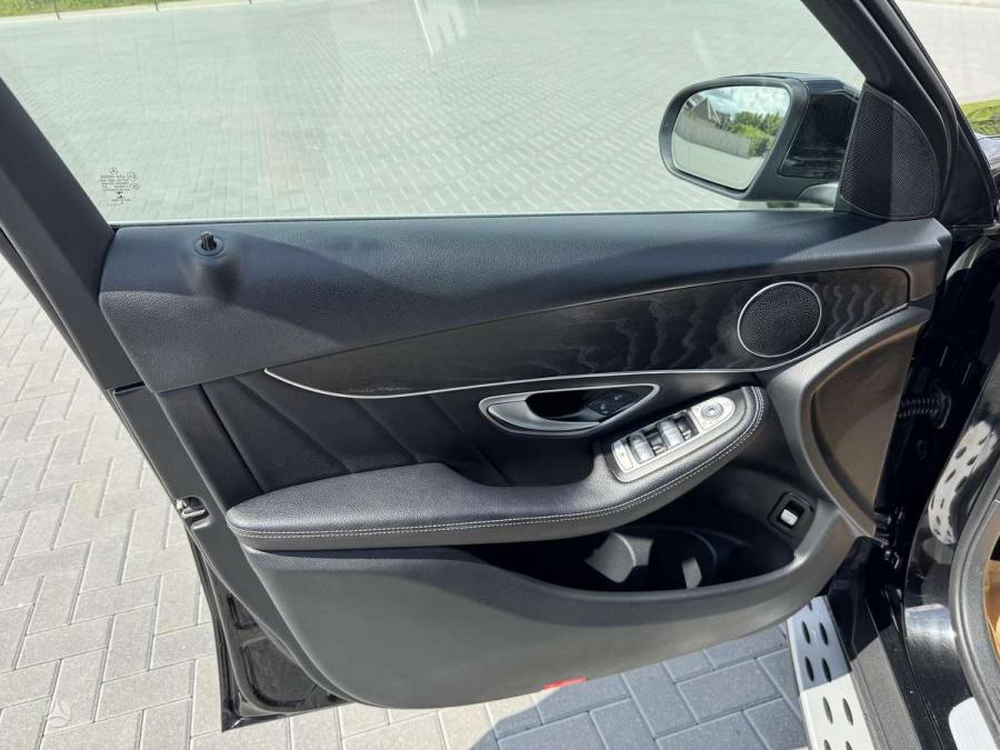 Black Mercedes-Benz GLC 250 2017 in Telschi, with an engine capacity of 2.14 L and mileage of 218 thousand km for 17999 €, photo 22 on AUTOMOTO.COM.LV