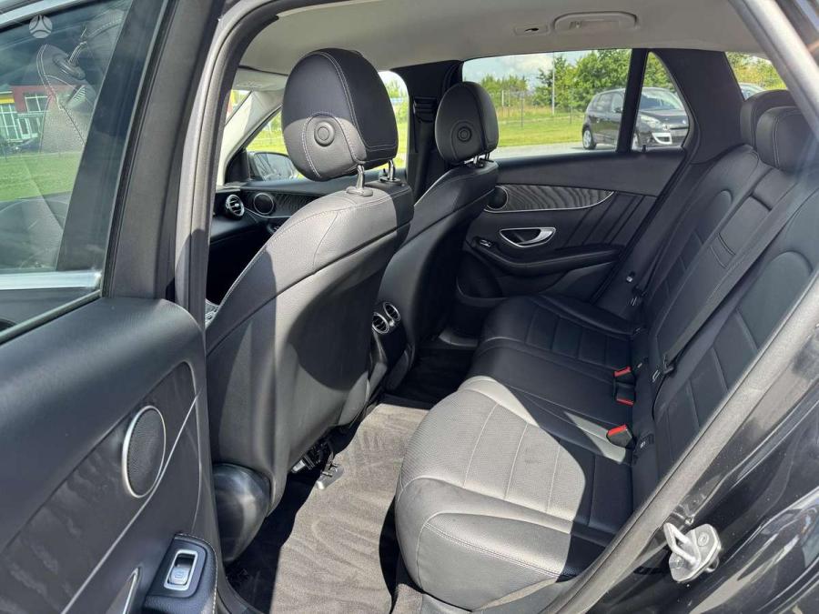 Black Mercedes-Benz GLC 250 2017 in Telschi, with an engine capacity of 2.14 L and mileage of 218 thousand km for 17999 €, photo 23 on AUTOMOTO.COM.LV