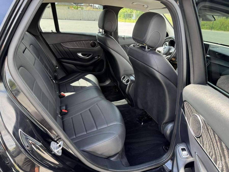 Black Mercedes-Benz GLC 250 2017 in Telschi, with an engine capacity of 2.14 L and mileage of 218 thousand km for 17999 €, photo 26 on AUTOMOTO.COM.LV