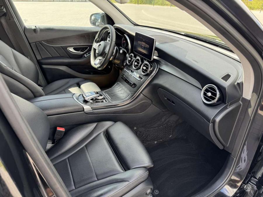 Black Mercedes-Benz GLC 250 2017 in Telschi, with an engine capacity of 2.14 L and mileage of 218 thousand km for 17999 €, photo 28 on AUTOMOTO.COM.LV