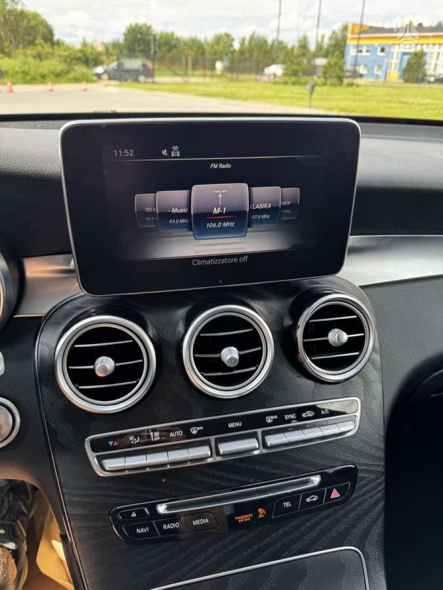 Black Mercedes-Benz GLC 250 2017 in Telschi, with an engine capacity of 2.14 L and mileage of 218 thousand km for 17999 €, photo 30 on AUTOMOTO.COM.LV