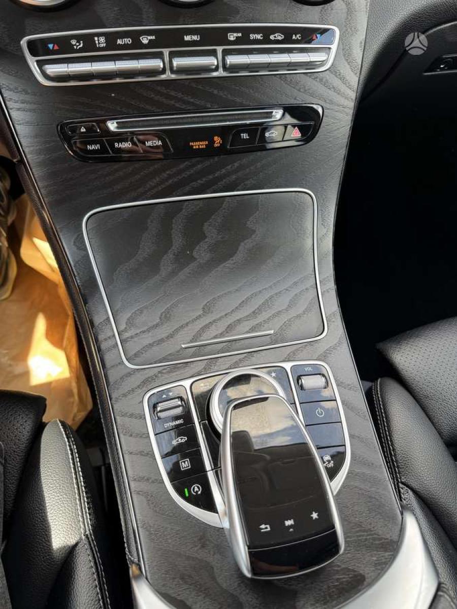 Black Mercedes-Benz GLC 250 2017 in Telschi, with an engine capacity of 2.14 L and mileage of 218 thousand km for 17999 €, photo 31 on AUTOMOTO.COM.LV