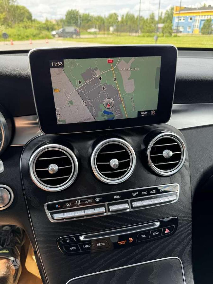 Black Mercedes-Benz GLC 250 2017 in Telschi, with an engine capacity of 2.14 L and mileage of 218 thousand km for 17999 €, photo 33 on AUTOMOTO.COM.LV