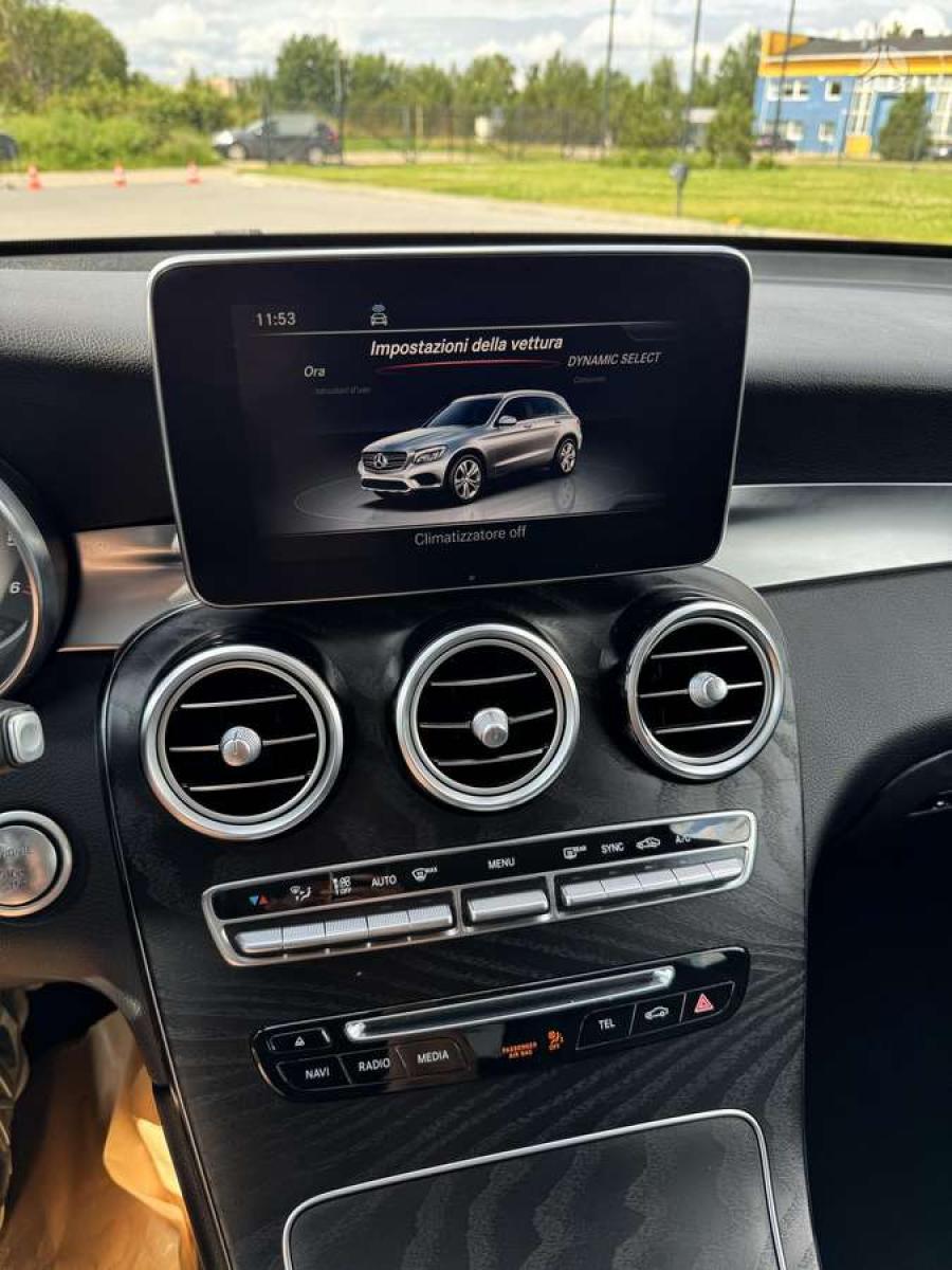 Black Mercedes-Benz GLC 250 2017 in Telschi, with an engine capacity of 2.14 L and mileage of 218 thousand km for 17999 €, photo 36 on AUTOMOTO.COM.LV