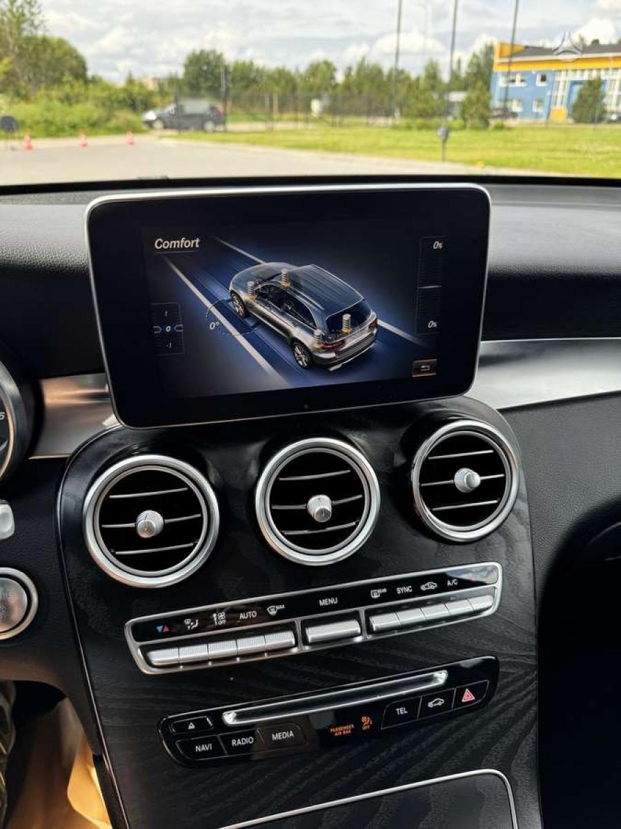 Black Mercedes-Benz GLC 250 2017 in Telschi, with an engine capacity of 2.14 L and mileage of 218 thousand km for 17999 €, photo 41 on AUTOMOTO.COM.LV