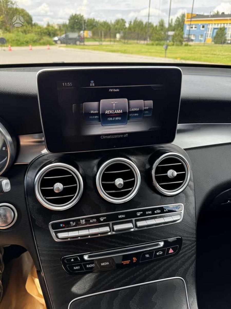 Black Mercedes-Benz GLC 250 2017 in Telschi, with an engine capacity of 2.14 L and mileage of 218 thousand km for 17999 €, photo 43 on AUTOMOTO.COM.LV