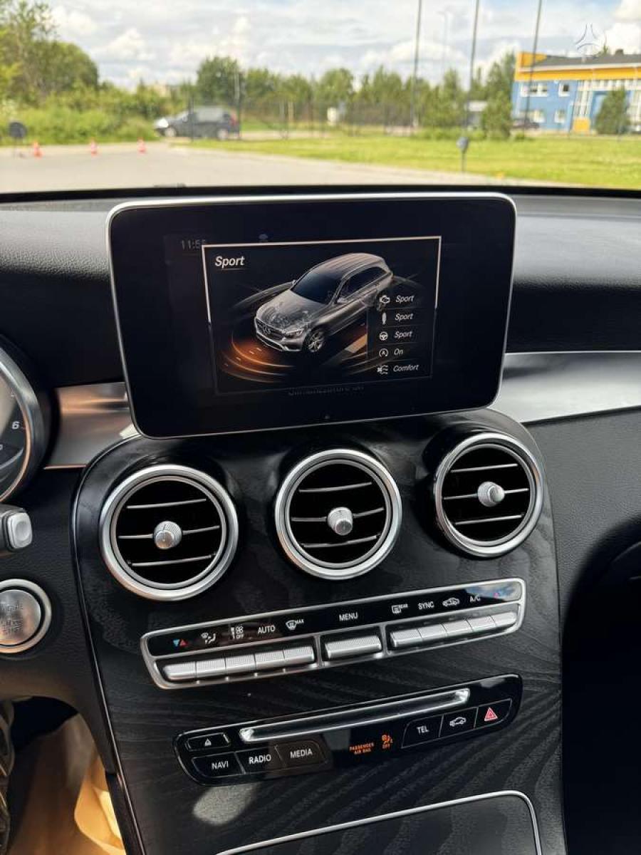 Black Mercedes-Benz GLC 250 2017 in Telschi, with an engine capacity of 2.14 L and mileage of 218 thousand km for 17999 €, photo 44 on AUTOMOTO.COM.LV