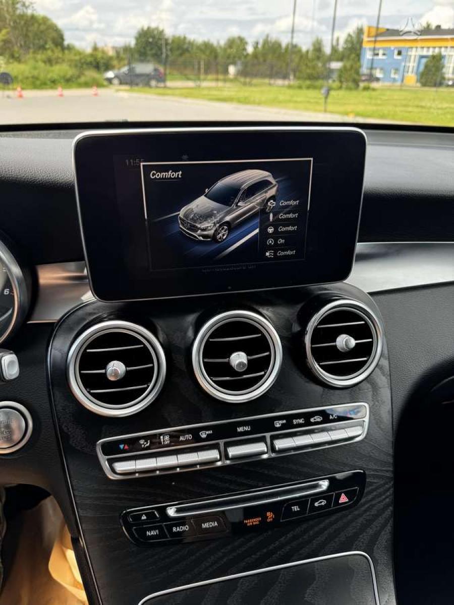 Black Mercedes-Benz GLC 250 2017 in Telschi, with an engine capacity of 2.14 L and mileage of 218 thousand km for 17999 €, photo 45 on AUTOMOTO.COM.LV