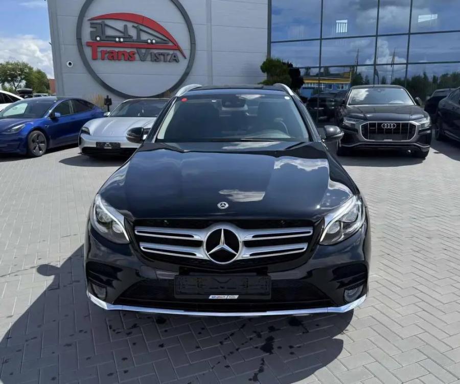 Black Mercedes-Benz GLC 250 2017 in Telschi, with an engine capacity of 2.10 L and mileage of 217 thousand km for 17990 €, photo 4 on AUTOMOTO.COM.LV