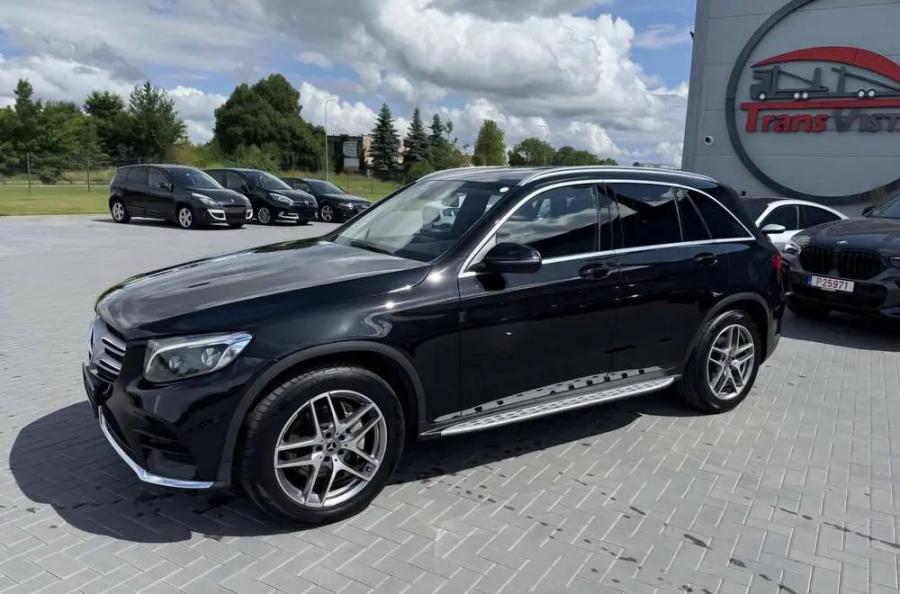 Black Mercedes-Benz GLC 250 2017 in Telschi, with an engine capacity of 2.10 L and mileage of 217 thousand km for 17990 €, photo 5 on AUTOMOTO.COM.LV