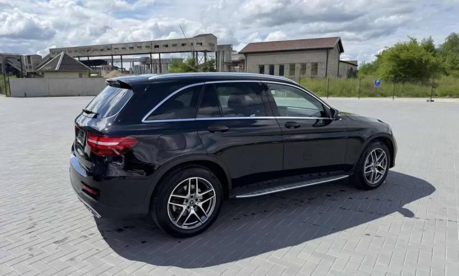 Black Mercedes-Benz GLC 250 2017 in Telschi, with an engine capacity of 2.10 L and mileage of 217 thousand km for 17990 €, photo 11 on AUTOMOTO.COM.LV