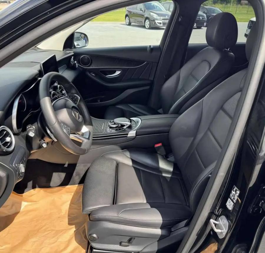 Black Mercedes-Benz GLC 250 2017 in Telschi, with an engine capacity of 2.10 L and mileage of 217 thousand km for 17990 €, photo 13 on AUTOMOTO.COM.LV