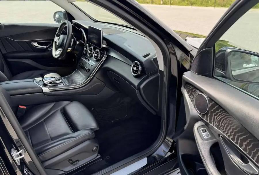 Black Mercedes-Benz GLC 250 2017 in Telschi, with an engine capacity of 2.10 L and mileage of 217 thousand km for 17990 €, photo 14 on AUTOMOTO.COM.LV