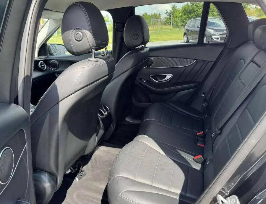 Black Mercedes-Benz GLC 250 2017 in Telschi, with an engine capacity of 2.10 L and mileage of 217 thousand km for 17990 €, photo 16 on AUTOMOTO.COM.LV