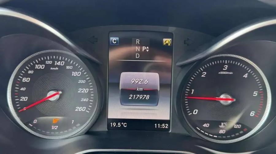 Black Mercedes-Benz GLC 250 2017 in Telschi, with an engine capacity of 2.10 L and mileage of 217 thousand km for 17990 €, photo 19 on AUTOMOTO.COM.LV