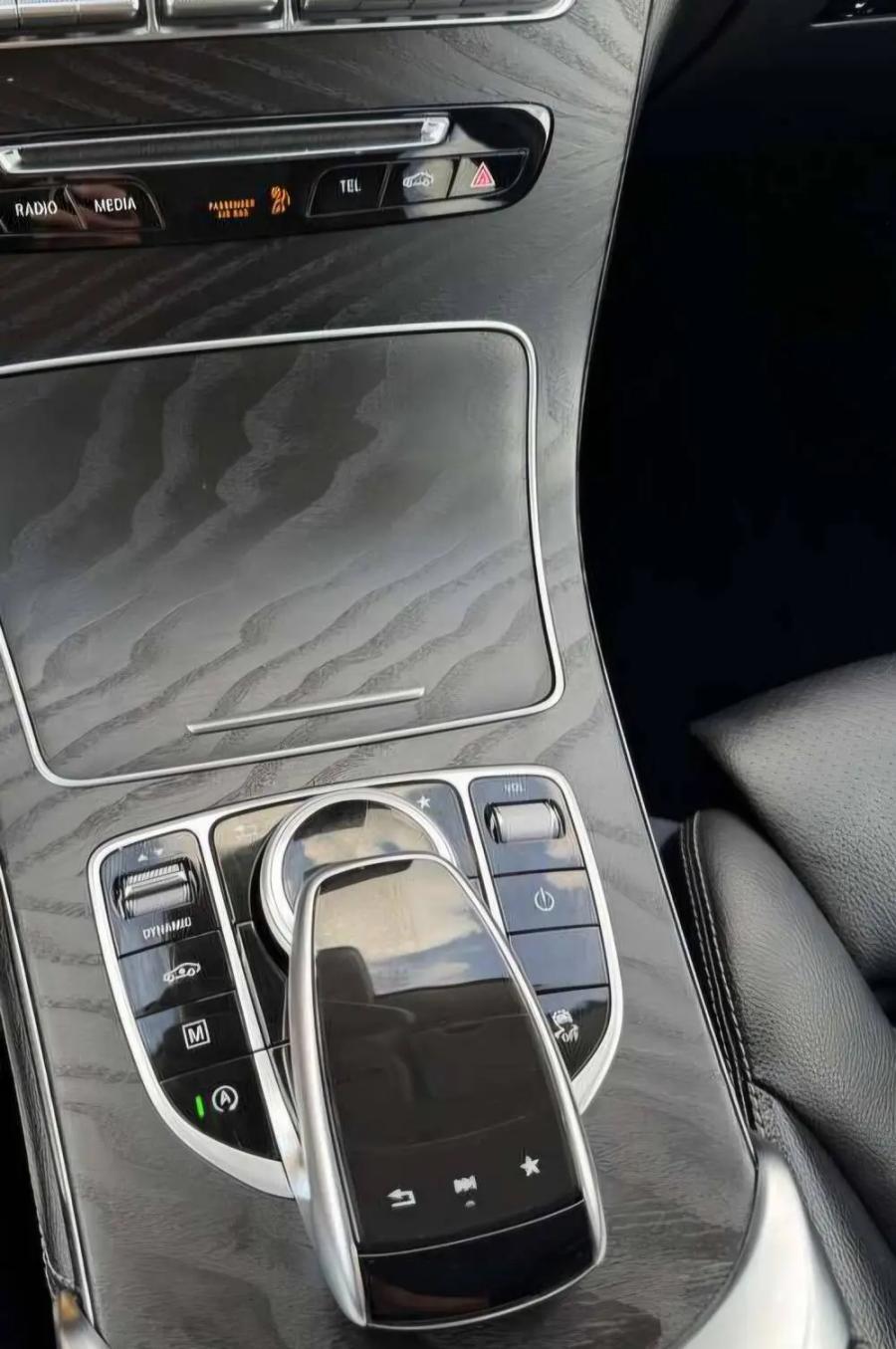 Black Mercedes-Benz GLC 250 2017 in Telschi, with an engine capacity of 2.10 L and mileage of 217 thousand km for 17990 €, photo 20 on AUTOMOTO.COM.LV