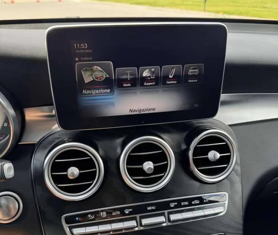 Black Mercedes-Benz GLC 250 2017 in Telschi, with an engine capacity of 2.10 L and mileage of 217 thousand km for 17990 €, photo 22 on AUTOMOTO.COM.LV