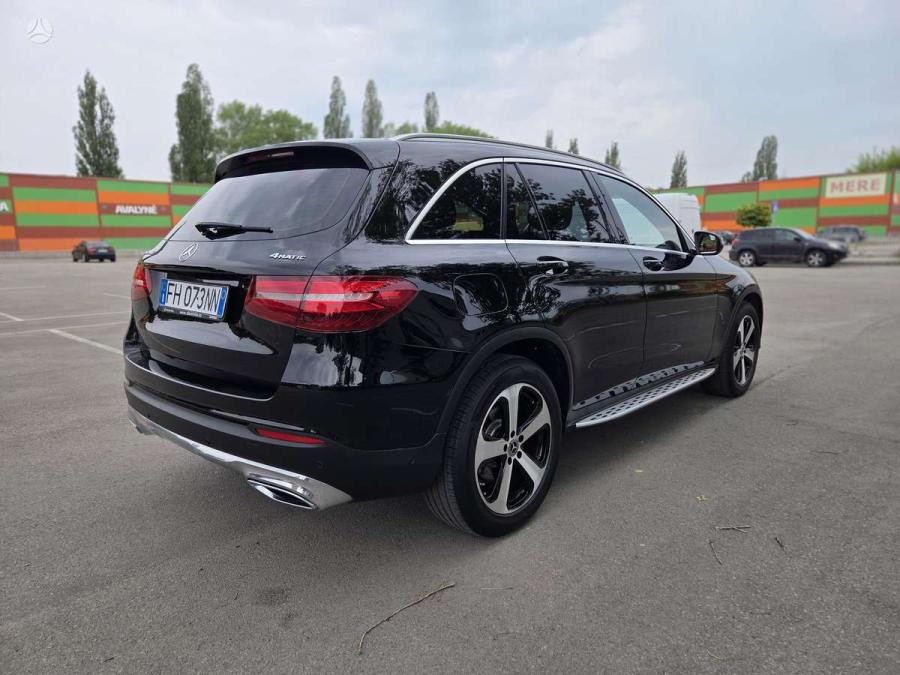 Melns Mercedes-Benz GLC 250 2017 Klaipėda, ar dzinēja tilpumu 2.14 L un nobraukumu 256 tūkst. km par 18100 €, foto 6 vietnē AUTOMOTO.COM.LV