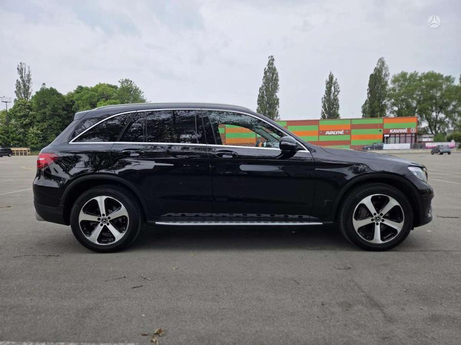 Melns Mercedes-Benz GLC 250 2017 Klaipėda, ar dzinēja tilpumu 2.14 L un nobraukumu 256 tūkst. km par 18100 €, foto 8 vietnē AUTOMOTO.COM.LV