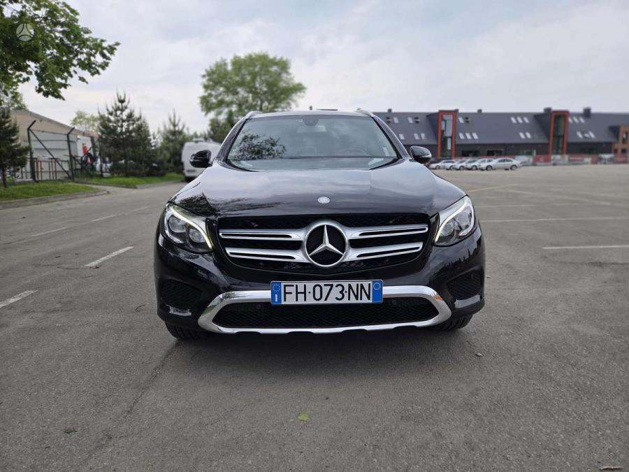 Melns Mercedes-Benz GLC 250 2017 Klaipėda, ar dzinēja tilpumu 2.14 L un nobraukumu 256 tūkst. km par 18100 €, foto 9 vietnē AUTOMOTO.COM.LV