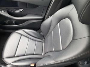 Melns Mercedes-Benz GLC 250 2017 Klaipėda, ar dzinēja tilpumu 2.14 L un nobraukumu 256 tūkst. km par 18100 €, foto 14 vietnē AUTOMOTO.COM.LV