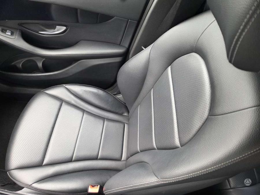Melns Mercedes-Benz GLC 250 2017 Klaipėda, ar dzinēja tilpumu 2.14 L un nobraukumu 256 tūkst. km par 18100 €, foto 14 vietnē AUTOMOTO.COM.LV