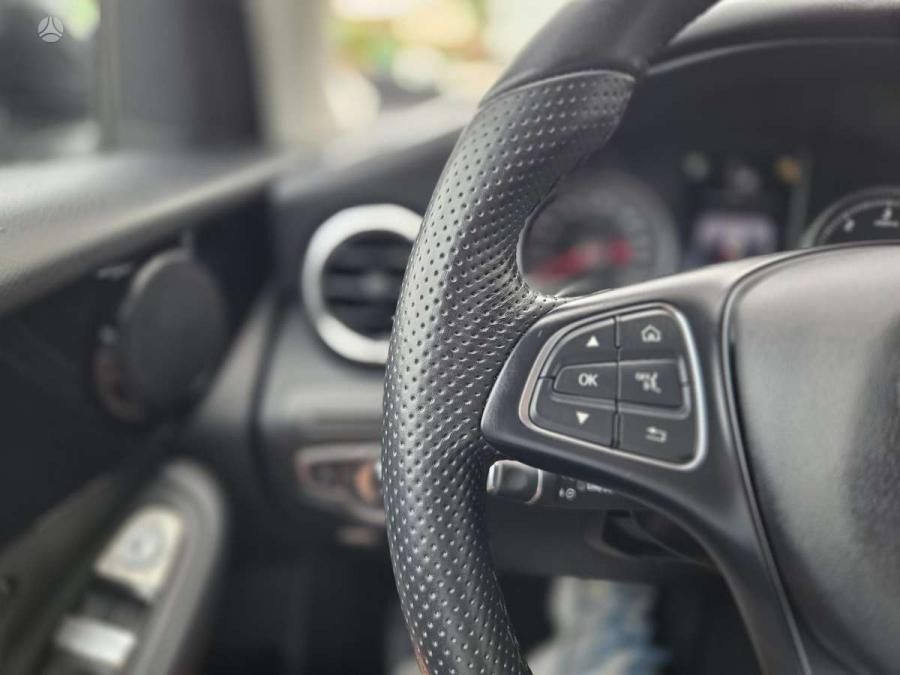 Melns Mercedes-Benz GLC 250 2017 Klaipėda, ar dzinēja tilpumu 2.14 L un nobraukumu 256 tūkst. km par 18100 €, foto 18 vietnē AUTOMOTO.COM.LV