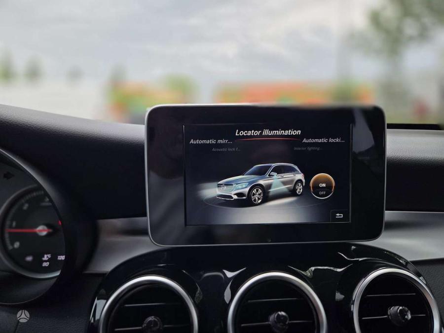 Melns Mercedes-Benz GLC 250 2017 Klaipėda, ar dzinēja tilpumu 2.14 L un nobraukumu 256 tūkst. km par 18100 €, foto 28 vietnē AUTOMOTO.COM.LV