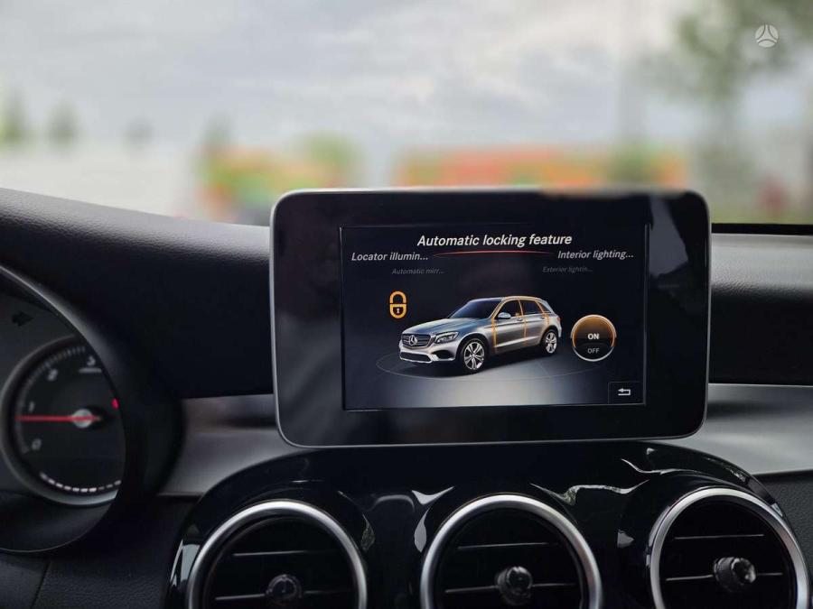 Melns Mercedes-Benz GLC 250 2017 Klaipėda, ar dzinēja tilpumu 2.14 L un nobraukumu 256 tūkst. km par 18100 €, foto 29 vietnē AUTOMOTO.COM.LV