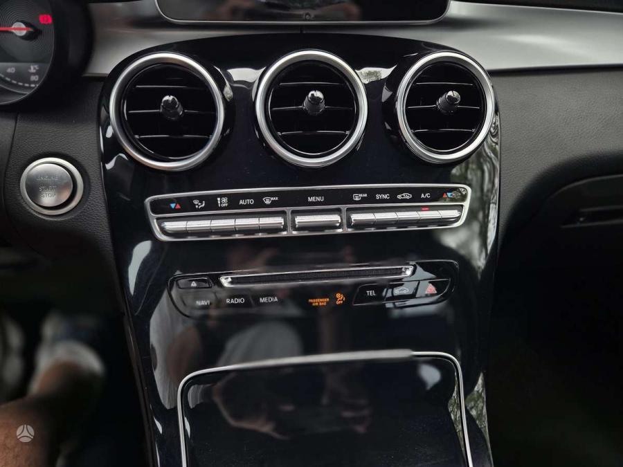 Melns Mercedes-Benz GLC 250 2017 Klaipėda, ar dzinēja tilpumu 2.14 L un nobraukumu 256 tūkst. km par 18100 €, foto 37 vietnē AUTOMOTO.COM.LV