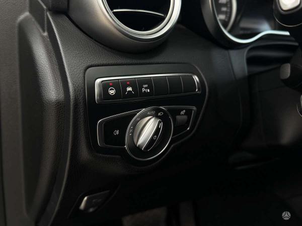 Black Mercedes-Benz GLC 250 2017 in Vilnius, with an engine capacity of 2.14 L and mileage of 242 thousand km for 19200 €, photo 3 on AUTOMOTO.COM.LV