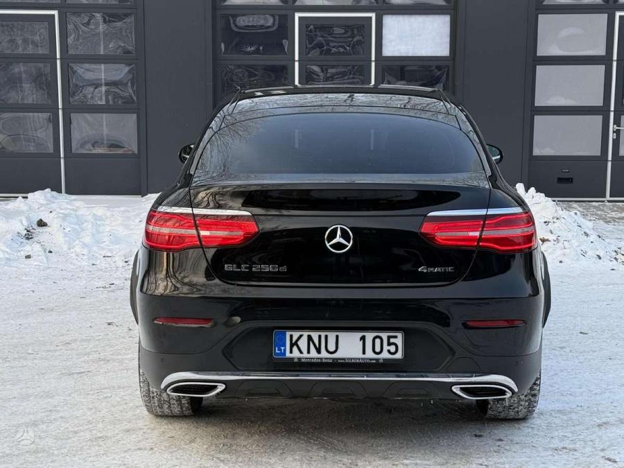 Melns Mercedes-Benz GLC 250 2018 Šauļi, ar dzinēja tilpumu 2.14 L un nobraukumu 100 tūkst. km par 31990 €, foto 6 vietnē AUTOMOTO.COM.LV