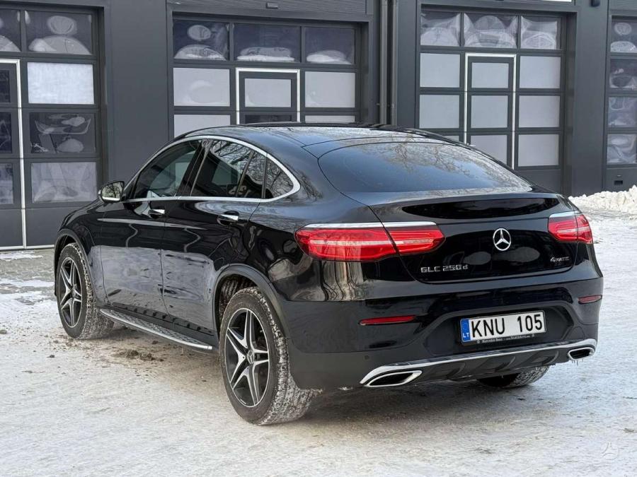 Melns Mercedes-Benz GLC 250 2018 Šauļi, ar dzinēja tilpumu 2.14 L un nobraukumu 100 tūkst. km par 31990 €, foto 7 vietnē AUTOMOTO.COM.LV