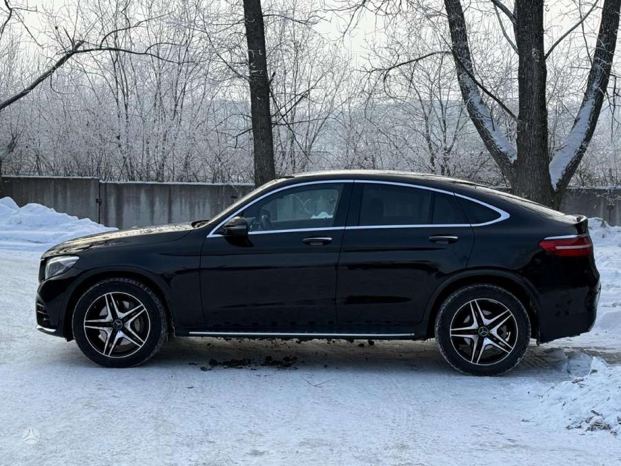 Melns Mercedes-Benz GLC 250 2018 Šauļi, ar dzinēja tilpumu 2.14 L un nobraukumu 100 tūkst. km par 31990 €, foto 8 vietnē AUTOMOTO.COM.LV