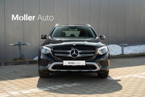 Black Mercedes-Benz GLC 250 2018 in Vilnius, with an engine capacity of 2.00 L and mileage of 103 thousand km for 23000 €, photo 4 on AUTOMOTO.COM.LV