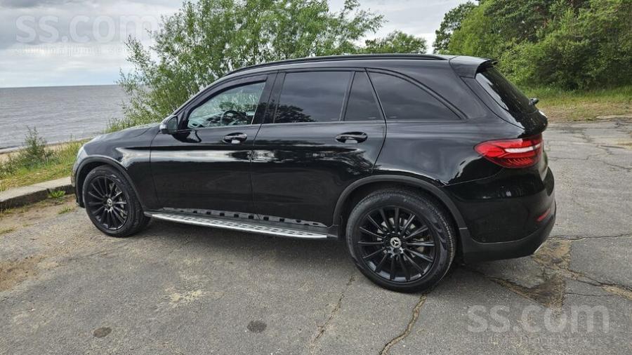 Melns Mercedes-Benz GLC 250 2018 Rīga, ar dzinēja tilpumu 2.50 L un nobraukumu 123 tūkst. km par 25650 €, foto 4 vietnē AUTOMOTO.COM.LV
