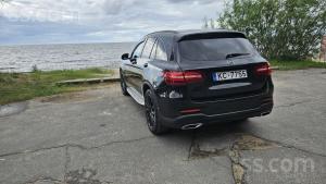 Melns Mercedes-Benz GLC 250 2018 Rīga, ar dzinēja tilpumu 2.50 L un nobraukumu 123 tūkst. km par 25650 €, foto 5 vietnē AUTOMOTO.COM.LV