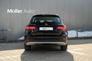 Black Mercedes-Benz GLC 250 2018 in Vilnius, with an engine capacity of 2.00 L and mileage of 103 thousand km for 19700 €, photo 6 on AUTOMOTO.COM.LV
