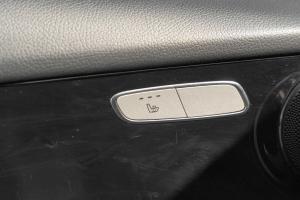 Black Mercedes-Benz GLC 250 2018 in Vilnius, with an engine capacity of 2.00 L and mileage of 103 thousand km for 19700 €, photo 9 on AUTOMOTO.COM.LV
