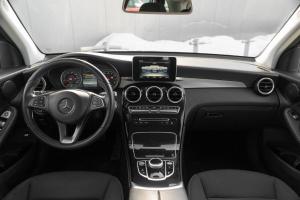 Black Mercedes-Benz GLC 250 2018 in Vilnius, with an engine capacity of 2.00 L and mileage of 103 thousand km for 19700 €, photo 13 on AUTOMOTO.COM.LV