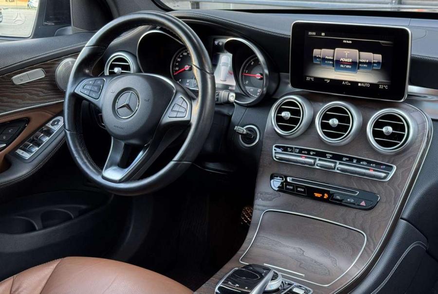 Melns Mercedes-Benz GLC 250 2018 Klaipėda, ar dzinēja tilpumu 2.14 L un nobraukumu 237 tūkst. km par 18800 €, foto 13 vietnē AUTOMOTO.COM.LV