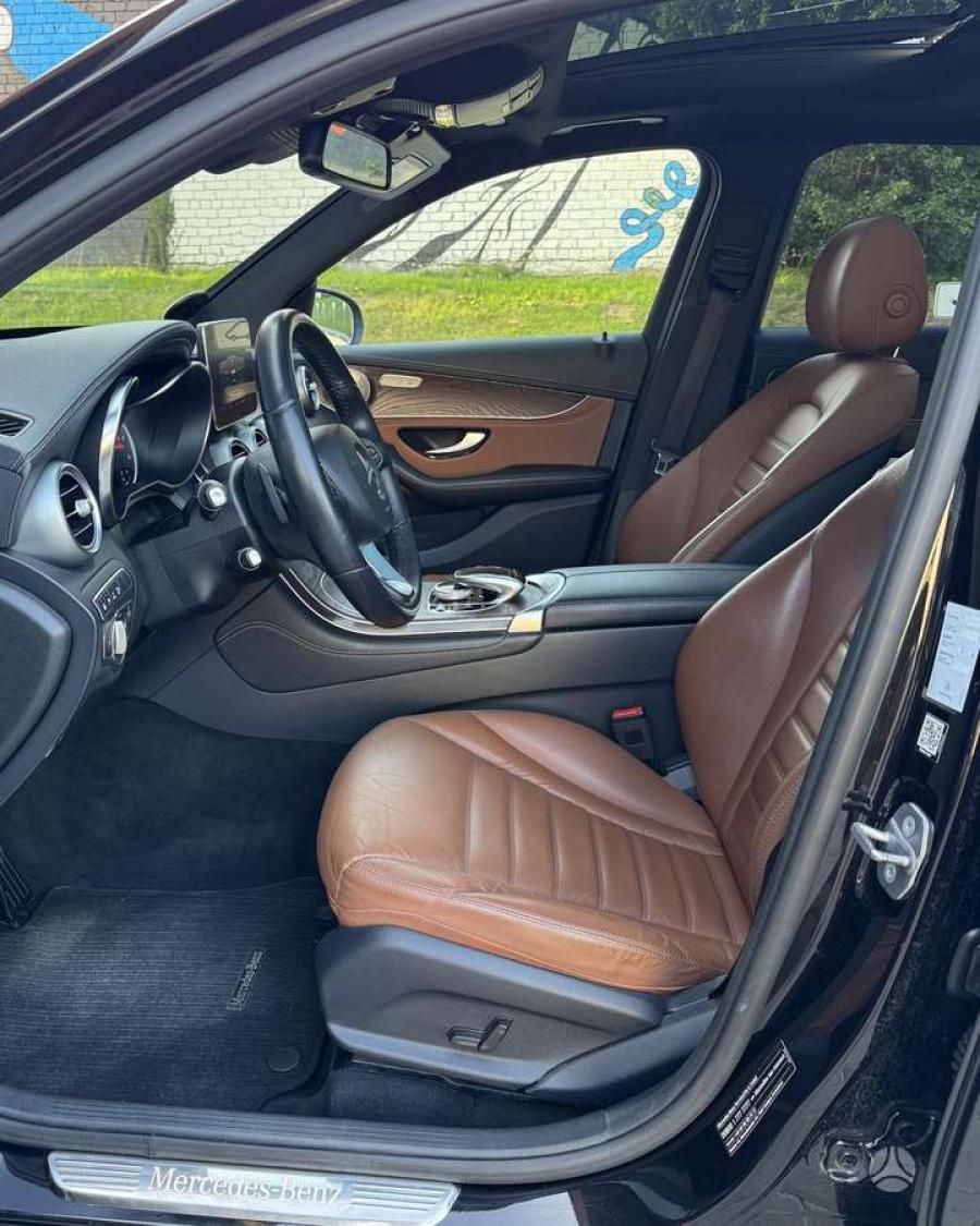 Melns Mercedes-Benz GLC 250 2018 Klaipėda, ar dzinēja tilpumu 2.14 L un nobraukumu 237 tūkst. km par 18800 €, foto 14 vietnē AUTOMOTO.COM.LV
