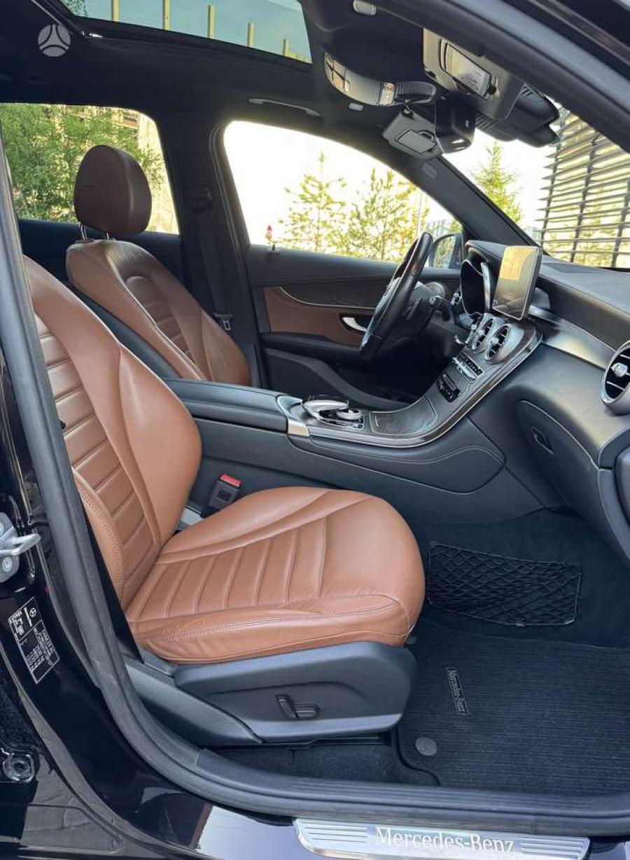 Melns Mercedes-Benz GLC 250 2018 Klaipėda, ar dzinēja tilpumu 2.14 L un nobraukumu 237 tūkst. km par 18800 €, foto 17 vietnē AUTOMOTO.COM.LV