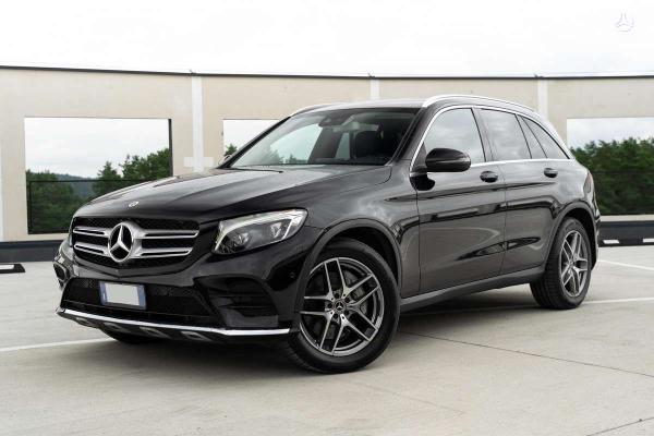 Black Mercedes-Benz GLC 250 2018 in Vilnius, with an engine capacity of 2.14 L and mileage of 319 thousand km for 14900 €, photo 2 on AUTOMOTO.COM.LV