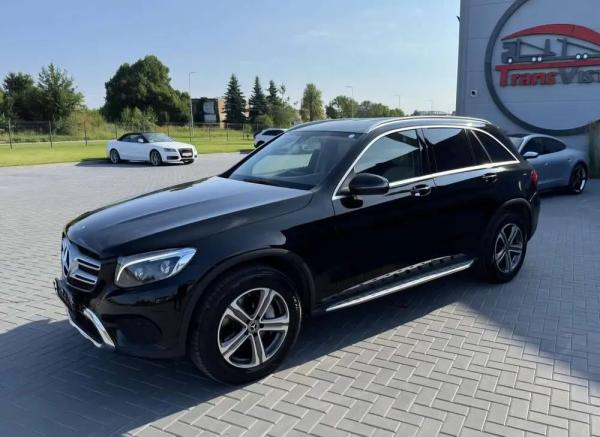 Black Mercedes-Benz GLC 250 2018 in Telschi, with an engine capacity of 2.10 L and mileage of 241 thousand km for 17690 €, photo 5 on AUTOMOTO.COM.LV