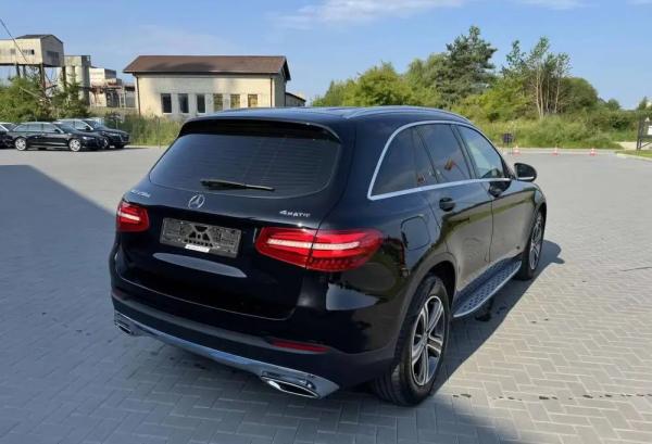 Black Mercedes-Benz GLC 250 2018 in Telschi, with an engine capacity of 2.10 L and mileage of 241 thousand km for 17690 €, photo 11 on AUTOMOTO.COM.LV