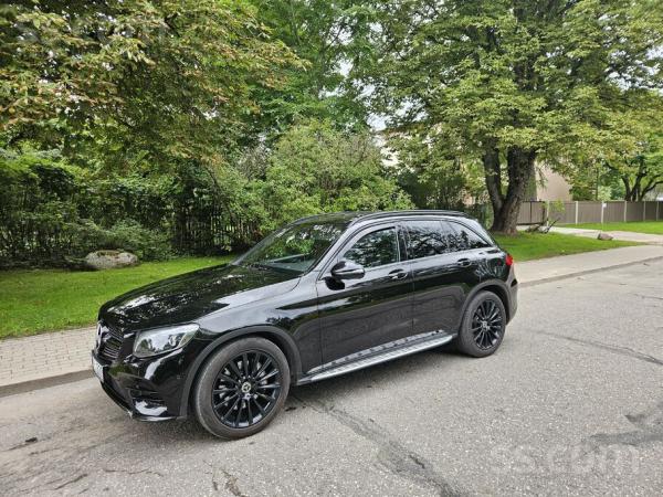 Melns Mercedes-Benz GLC 250 2018 Rīga, ar dzinēja tilpumu 2.20 L un nobraukumu 123 tūkst. km par 25650 €, foto 2 vietnē AUTOMOTO.COM.LV